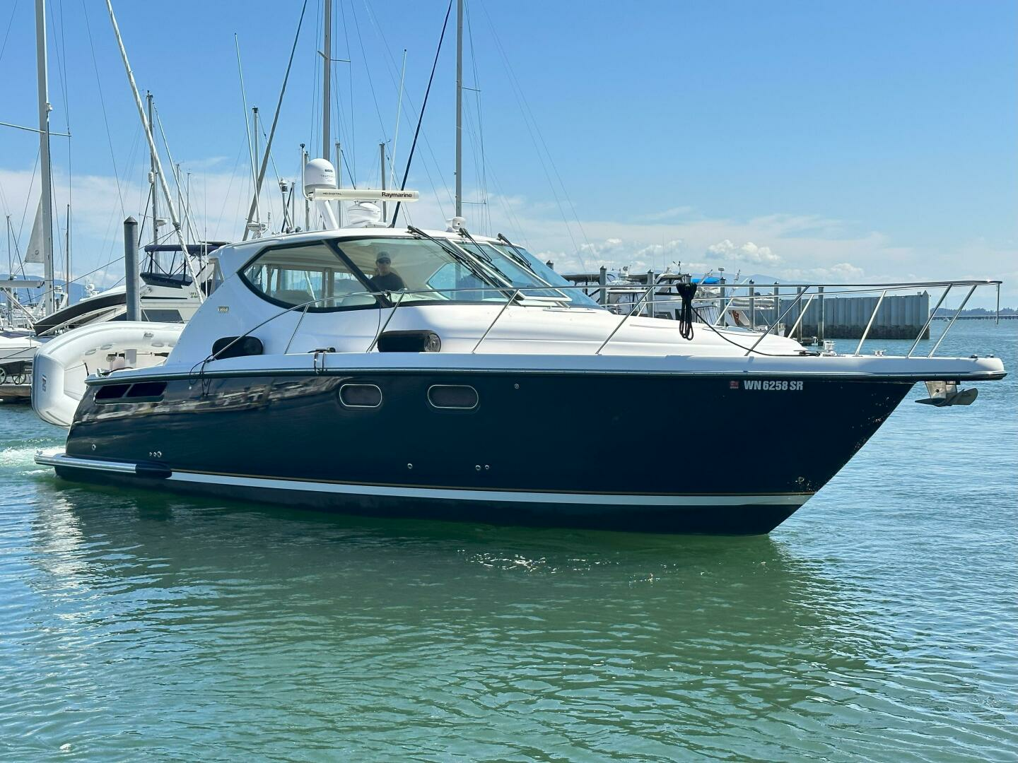 2009 Tiara Yachts 3900 Sovran 39' Yacht For Sale | BERMUDA SHORTS ...