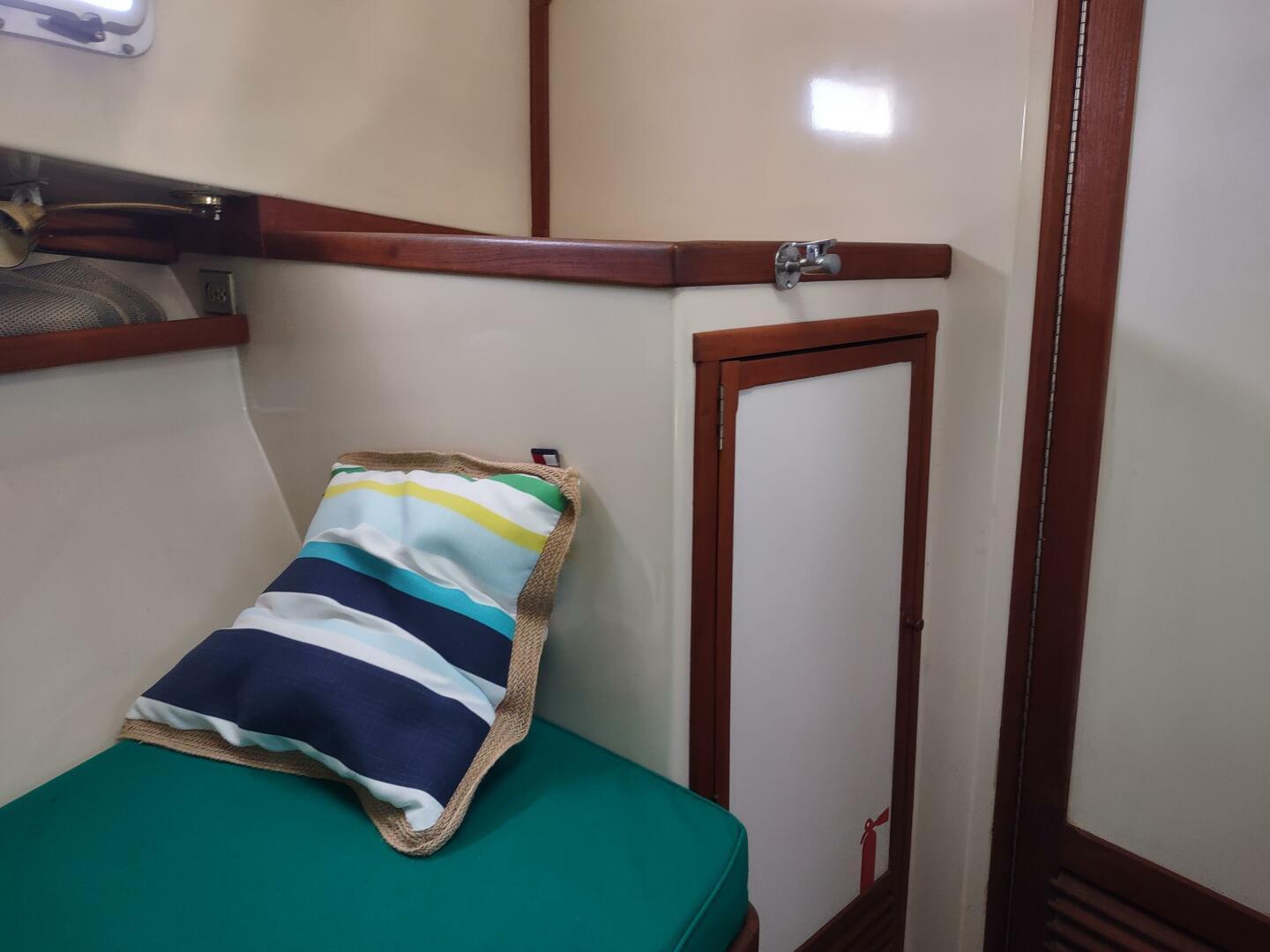 1986 Blue Seas 31' Yacht For Sale | OLIVA ROSE | Seattle Yachts