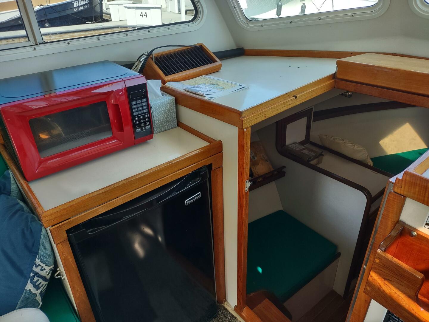 1986 Blue Seas 31' Yacht For Sale | OLIVA ROSE | Seattle Yachts