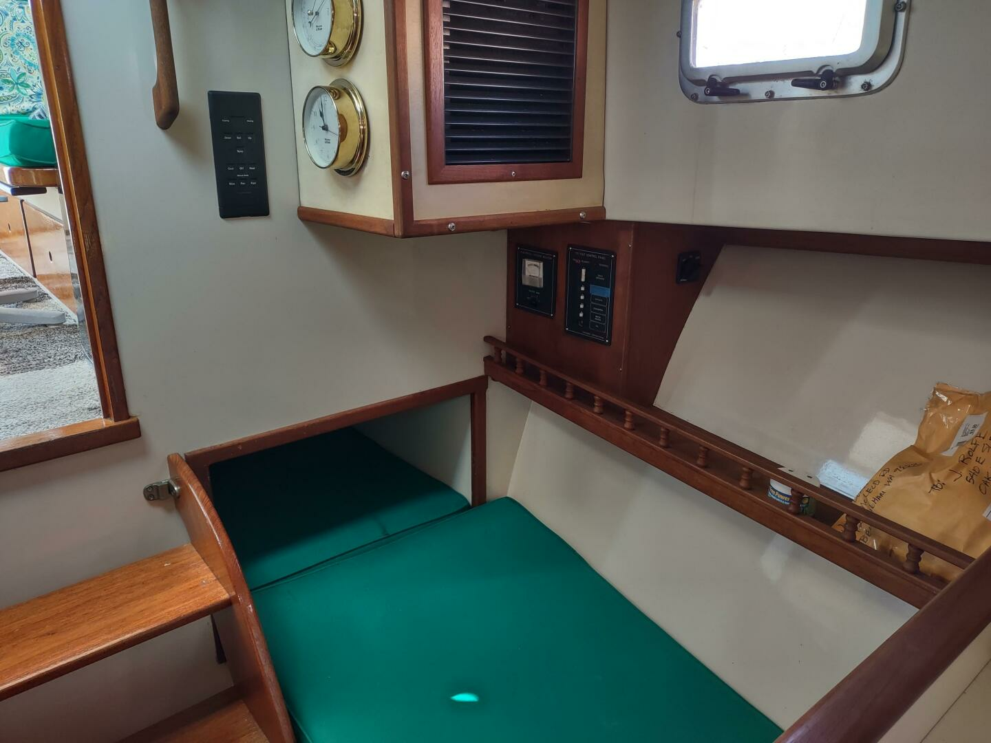 1986 Blue Seas 31' Yacht For Sale | OLIVA ROSE | Seattle Yachts