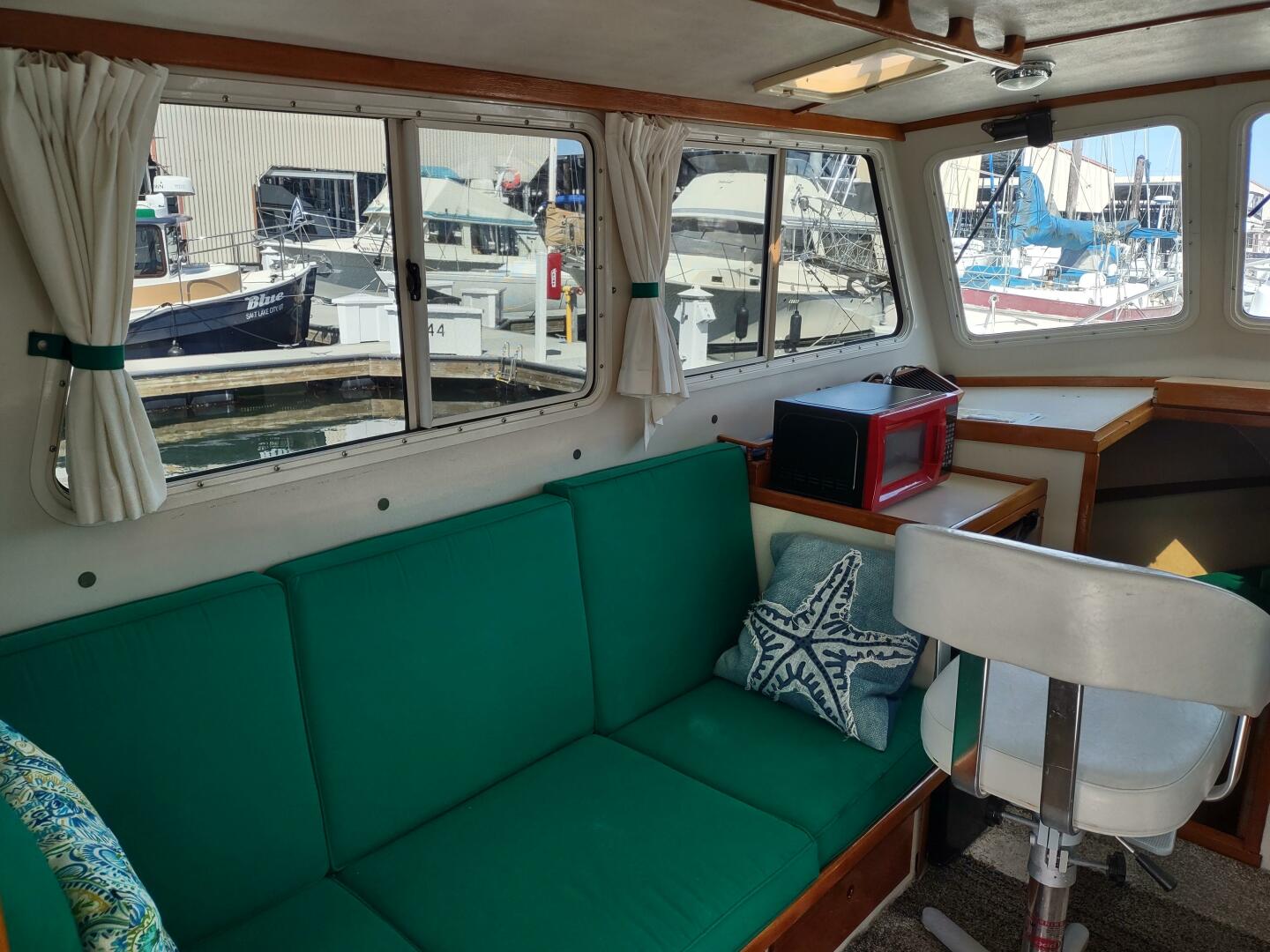 1986 Blue Seas 31' Yacht For Sale | OLIVA ROSE | Seattle Yachts