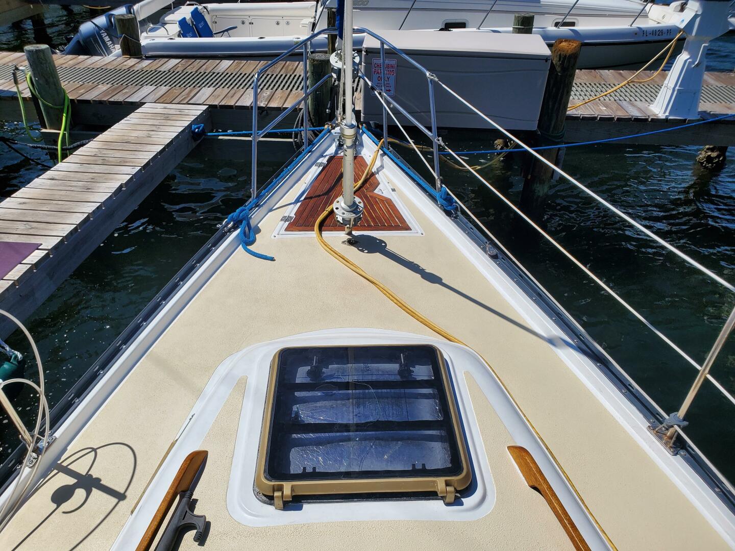 37' Hunter for Sale | Cruisers | Sapphire | Curtis Stokes Yacht Brokerage