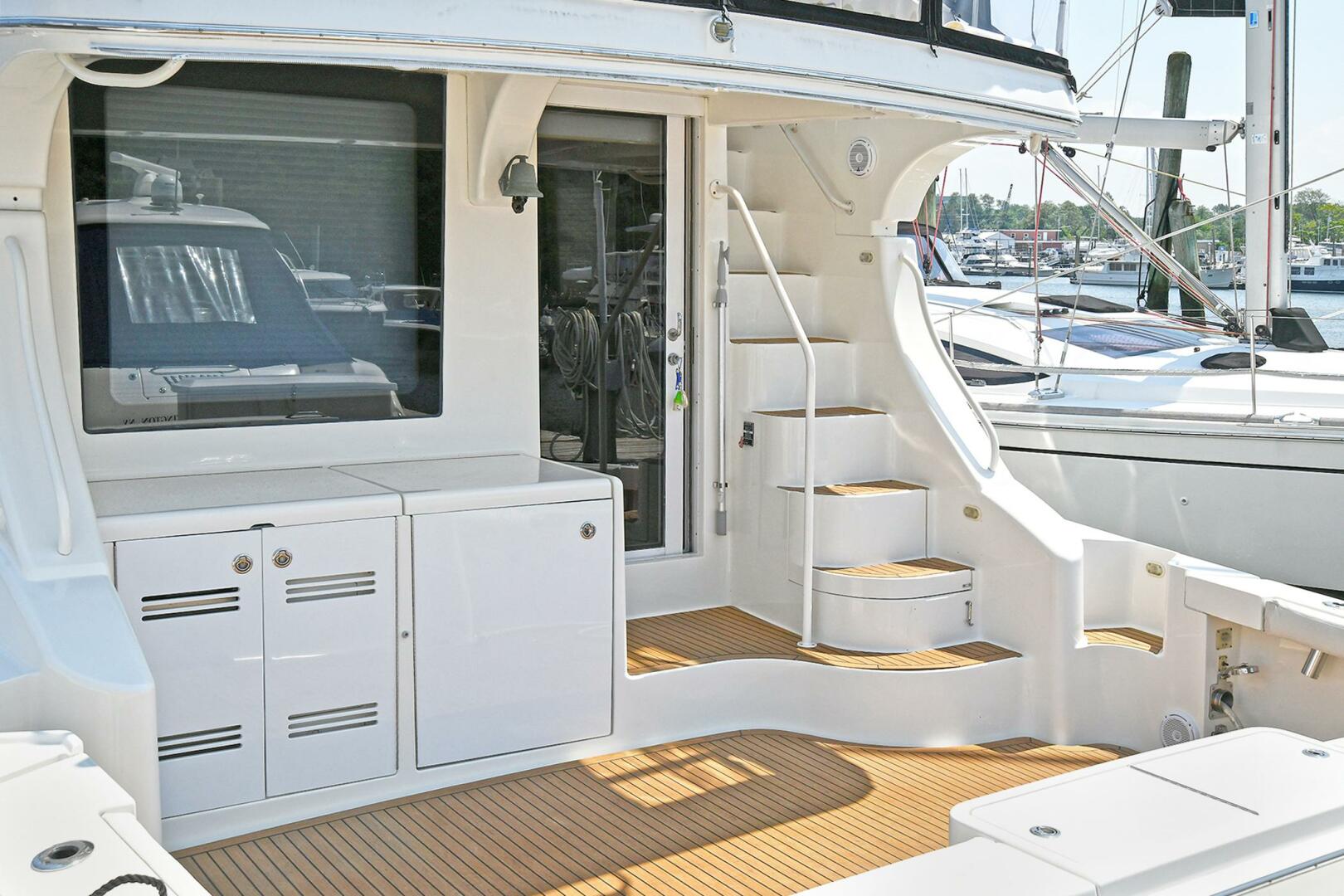 2007 Silverton 50 Convertible Yacht For Sale | Amolin | SI Yachts