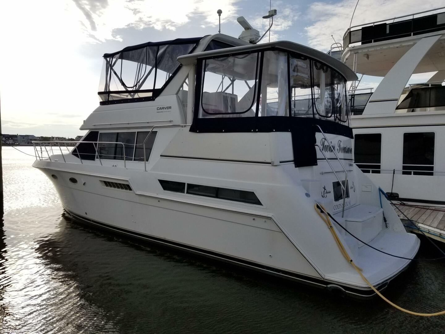 1998 Carver 405 Aft Cabin for sale