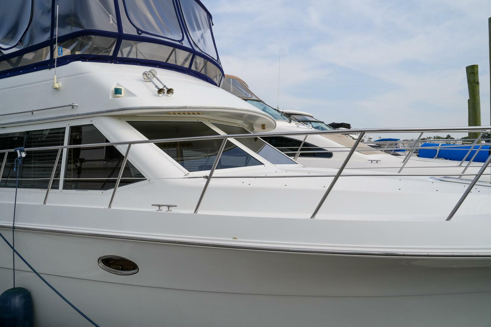 1998 Carver 405 Aft Cabin for sale