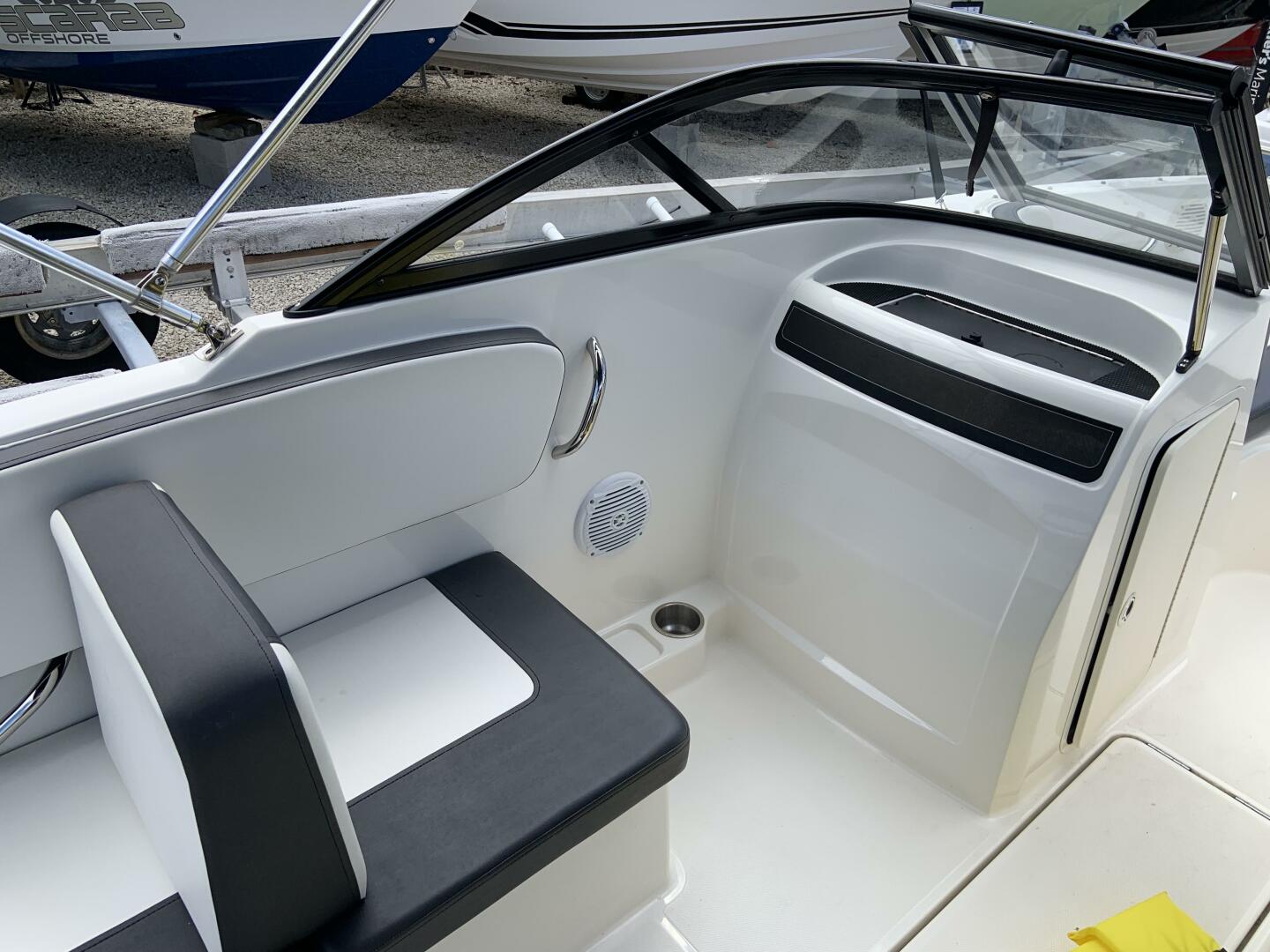 Bayliner VR4 OB 2019 For Sale In Jupiter Florida with Intermarine Boats