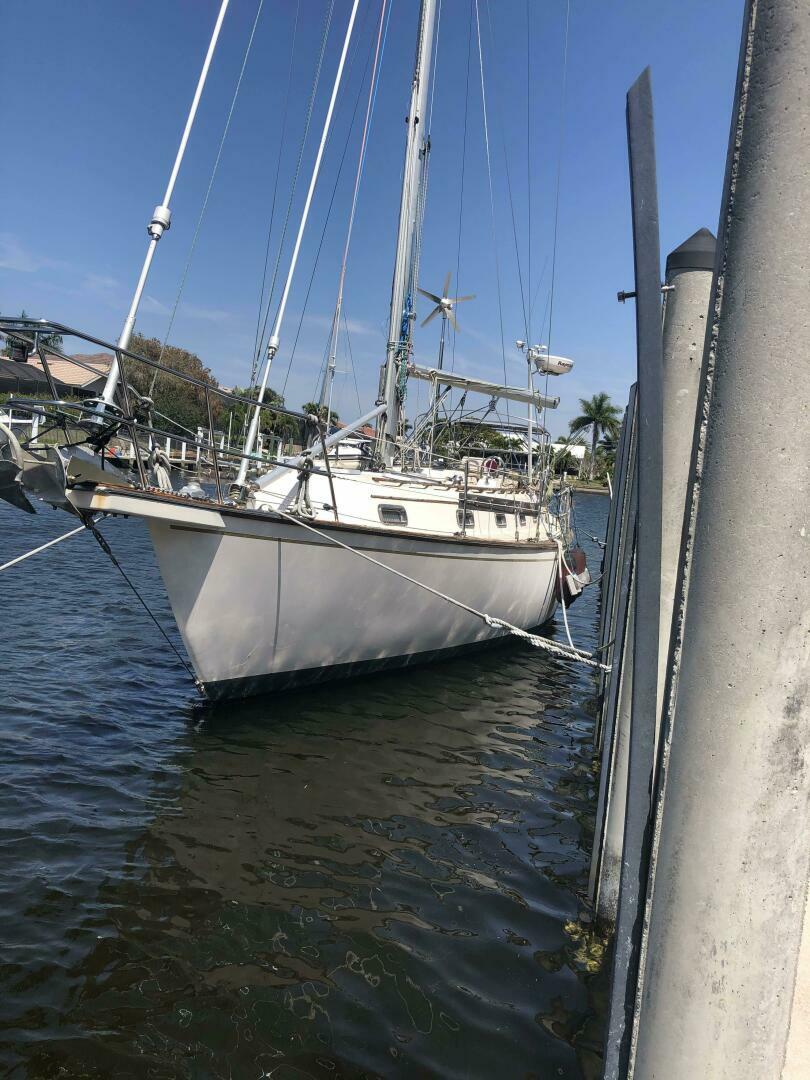 37' Island Packet 37 for Sale | Cutter | wind dancer | Curtis Stokes ...