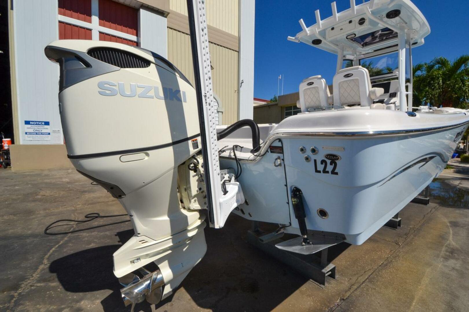 28' 2021 Blue Wave 2800 Makaira | Tampa Yacht Sales