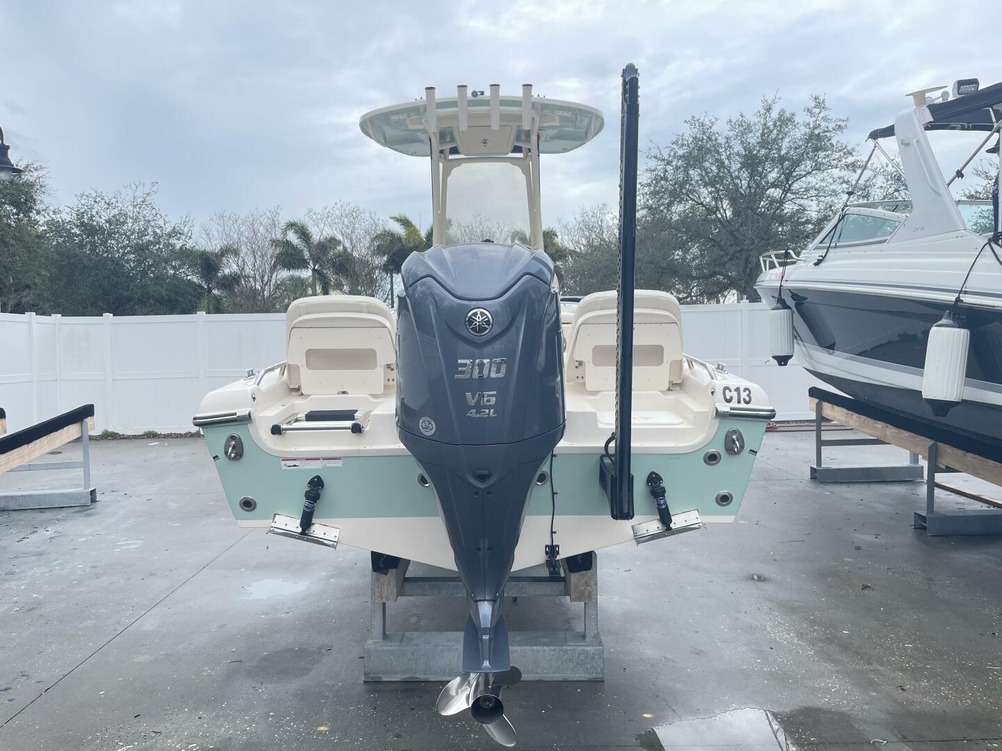 24' 2022 Grady-White 251 Coastal Explorer | Tampa Yacht Sales