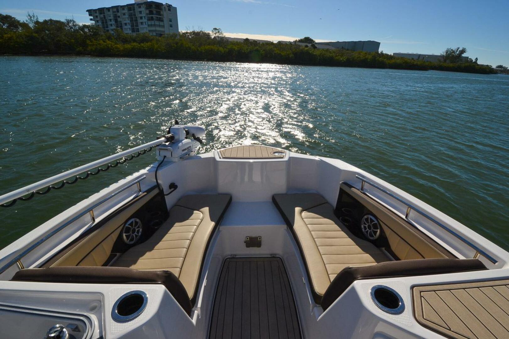 25' 2021 Yamaha Boats 255 FSH Sport E | Tampa Yacht Sales