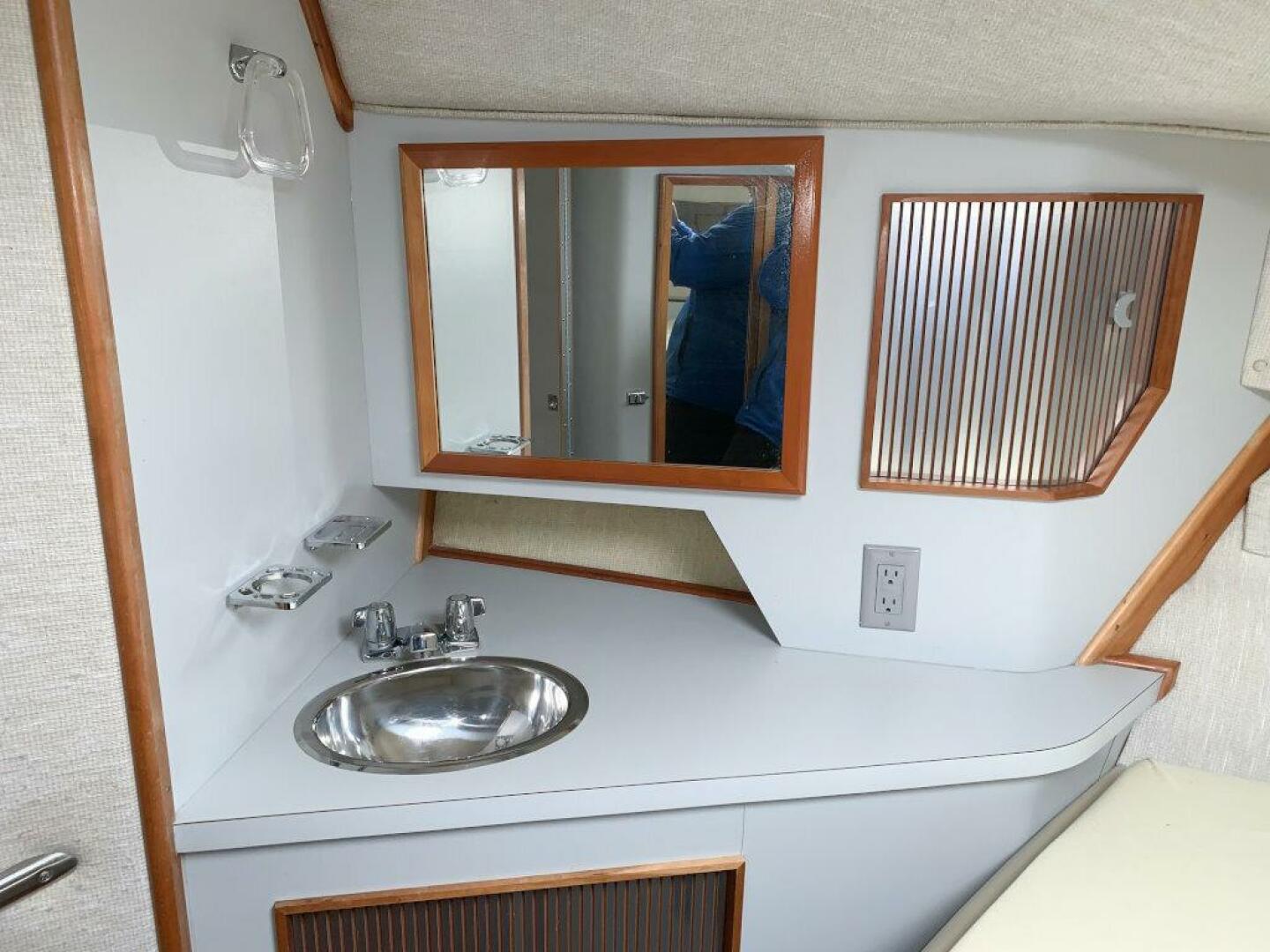 Knot Today 1990 Sea Ray 39 for sale in Morrisburg, Ontario by Brewer ...