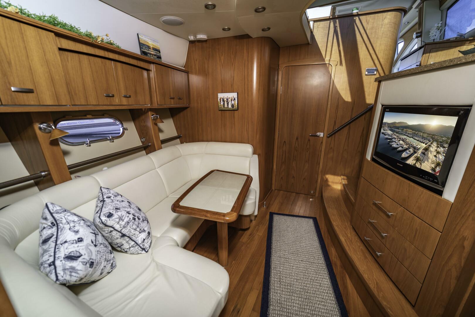 Tiara Yachts 5800 Sovran | InterMarine Boats