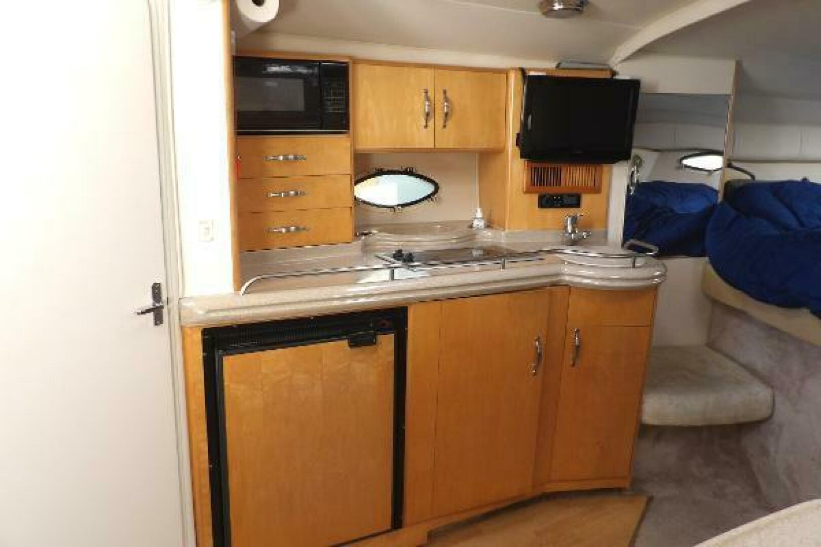 2000 Larson 32 for sale in Little River, South Carolina by Brewer Yacht ...