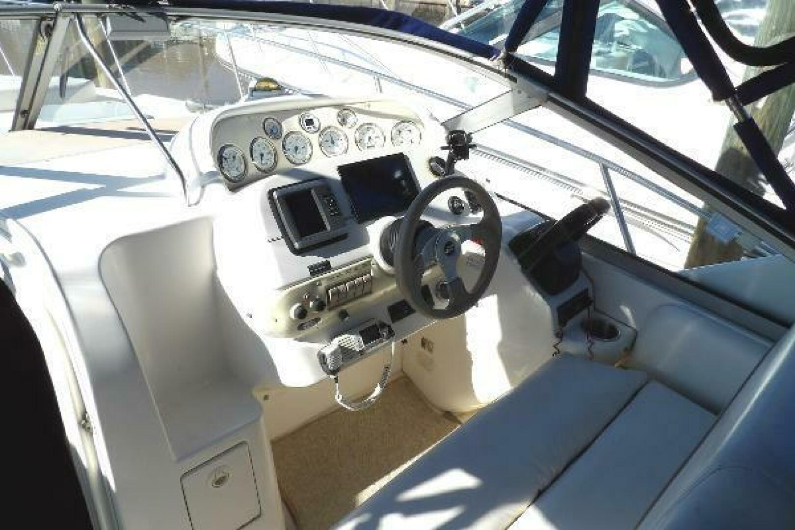 2000 Larson 32 for sale in Little River, South Carolina by Brewer Yacht ...