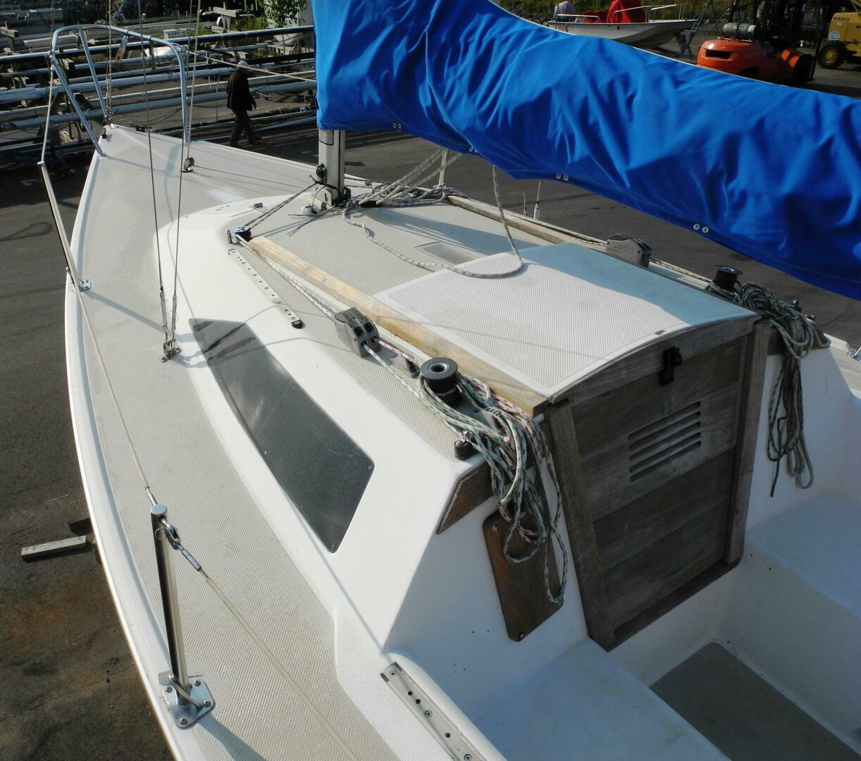 1985 Catalina Capri 22 : Barkers Island Marina