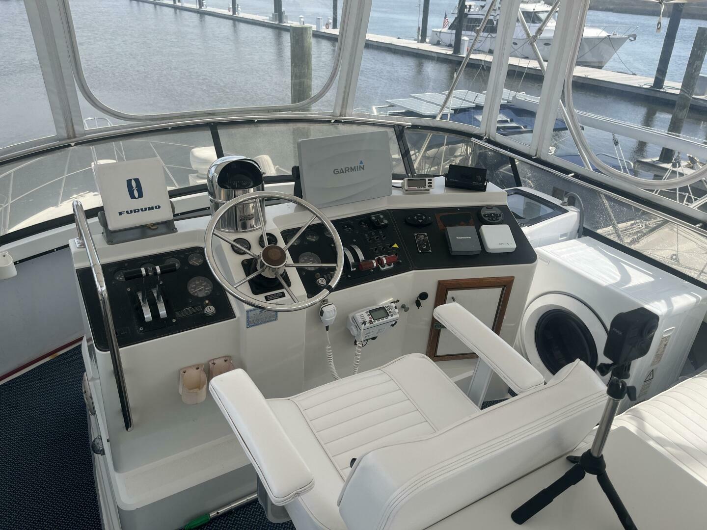 38' Carver 3807 Aft-Cabin for Sale | Motor Yachts | Rafaeleo 2811338 ...