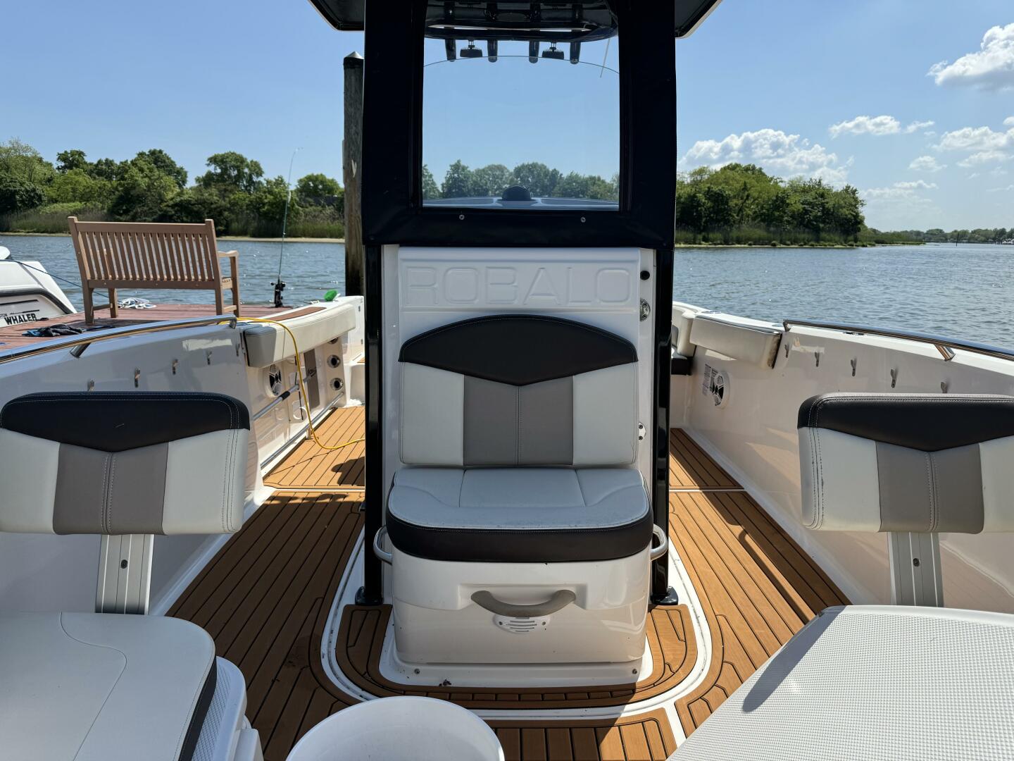 2018 Robalo R242 Explorer for sale