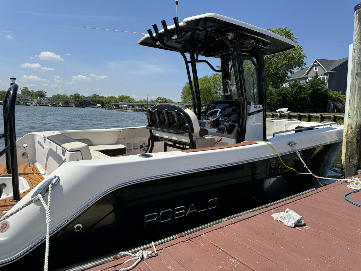 2018 Robalo R242 Explorer for sale