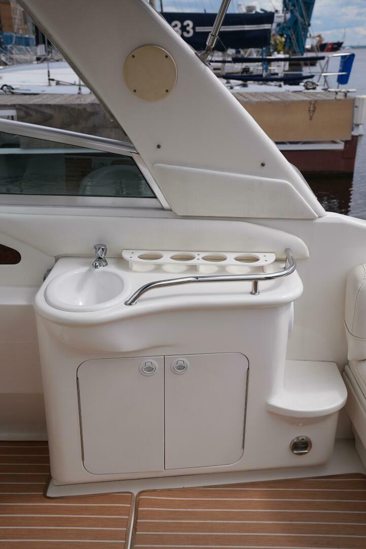 2000 Sea Ray 280 Bow Rider : Barkers Island Marina
