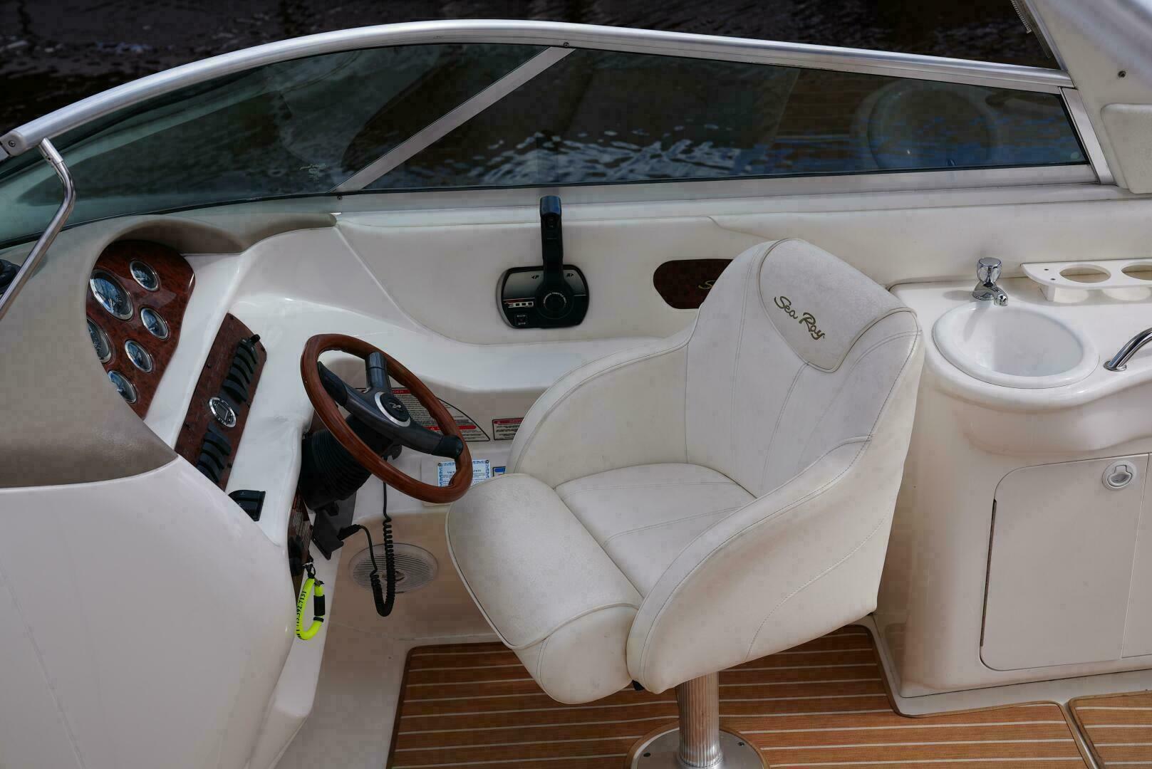 2000 Sea Ray 280 Bow Rider : Barkers Island Marina