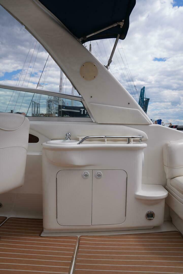 2000 Sea Ray 280 Bow Rider : Barkers Island Marina