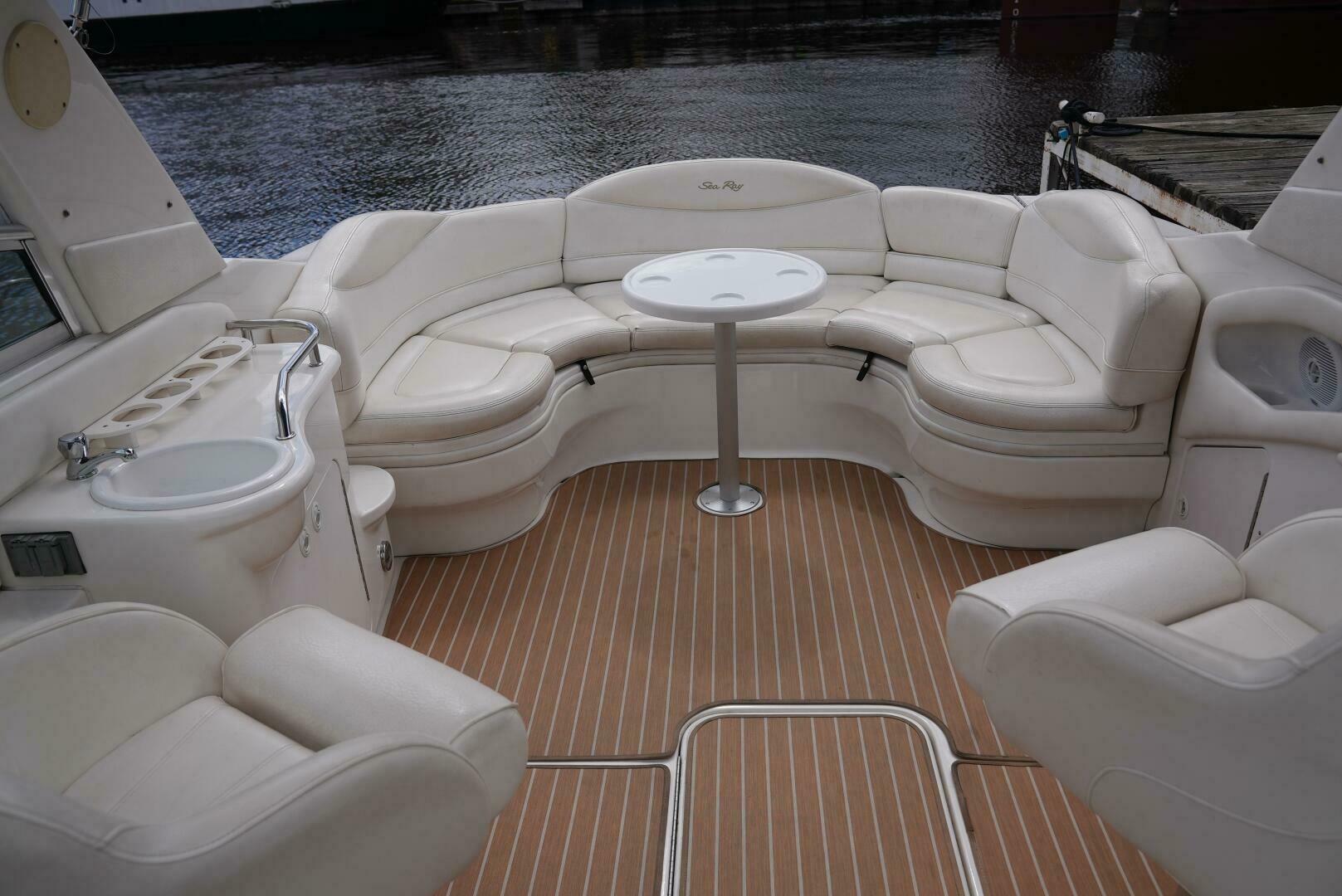 2000 Sea Ray 280 Bow Rider : Barkers Island Marina