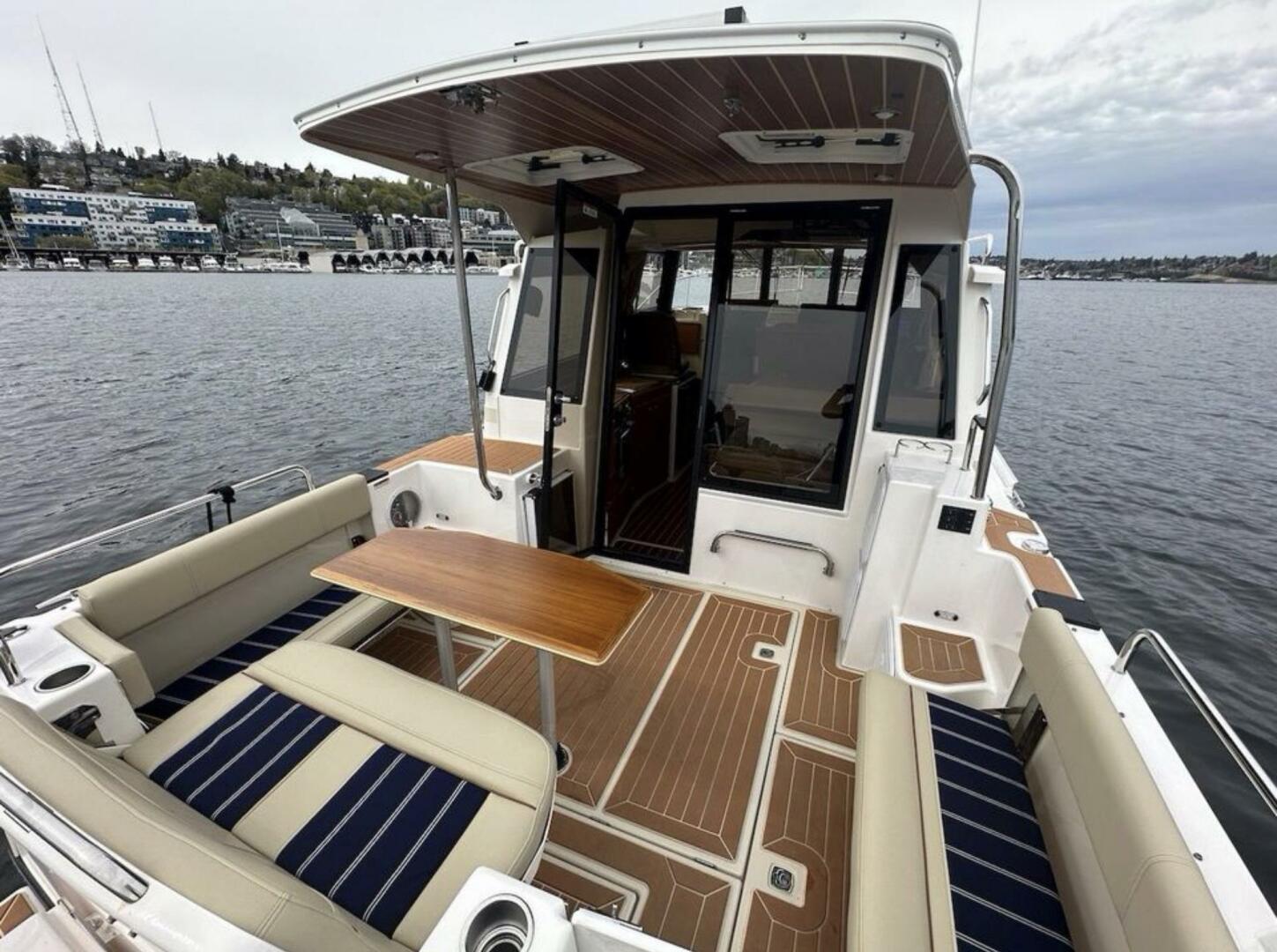 2021 Ranger Tugs R-29 S Flips Ahoy - Odysseys Marine & Yachts