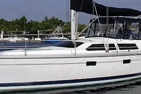 1993 Hunter 42 Passage 42 ft Center Cockpit for sale