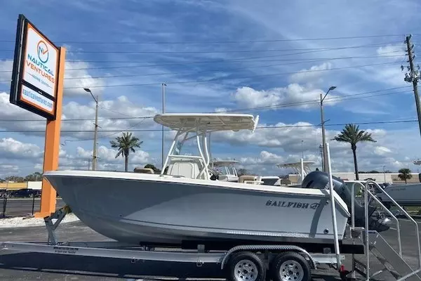 2021 Sailfish 220 CC 22 ft Center Consoles for sale