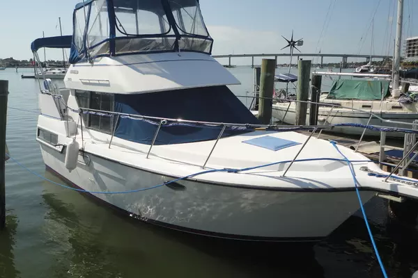 Buy The Sea 1994 Carver 300 Aft Cabin 30 ft Motor Yachts for sale