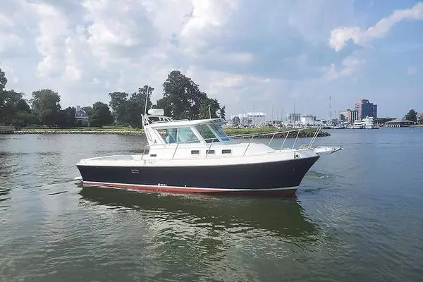 Sassy 1998 Albin 28 TE Pilothouse 28 ft Express Cruiser for sale
