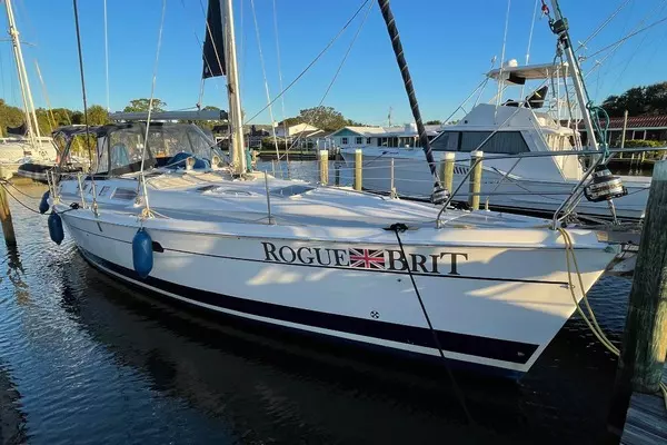 Rogue Brit 2005 Hunter 466 46 ft Cruisers for sale