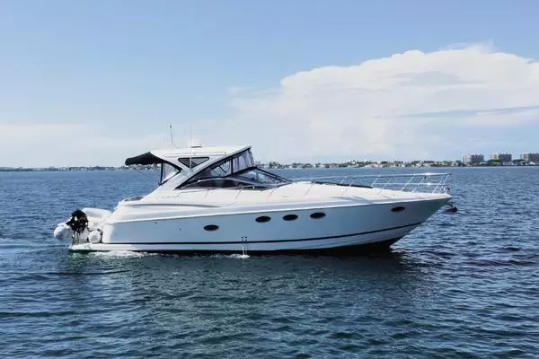 Floating For Ari 2008 Regal 4060 Commodore 40 ft Deck Boats for sale