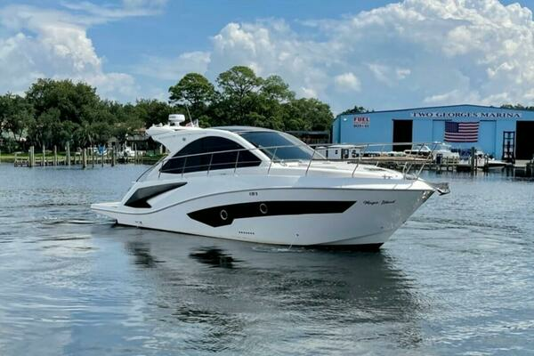 Its All Shampain 2021 Evolve 400 HT 40 ft Express Cruiser for sale