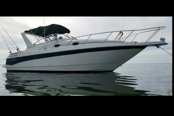 1997 Monterey 296 29 ft Express Cruiser by John Hoenig