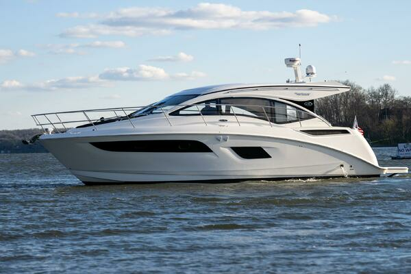 Discovery 2017 Sea Ray 400 Sundancer 40 ft Express Cruiser for sale