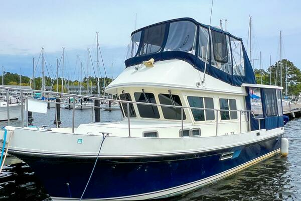 AT LAST 2001 Albin 36 Express Trawler 36 ft Trawlers for sale