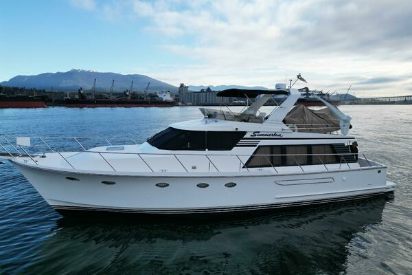 Ocean Alexander 52 Pilothouse
