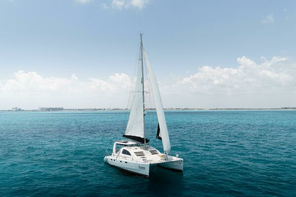 KRAKEN 2004 Leopard 42 42 ft Catamaran by Claudio Cozzi