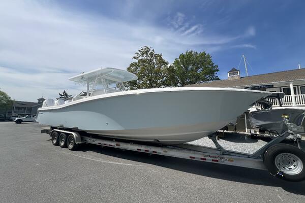 Invincible – Intrinsic Yacht & Ship