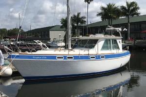 1981 Morgan Out Islander 33 Pilot House Gryphon d Or